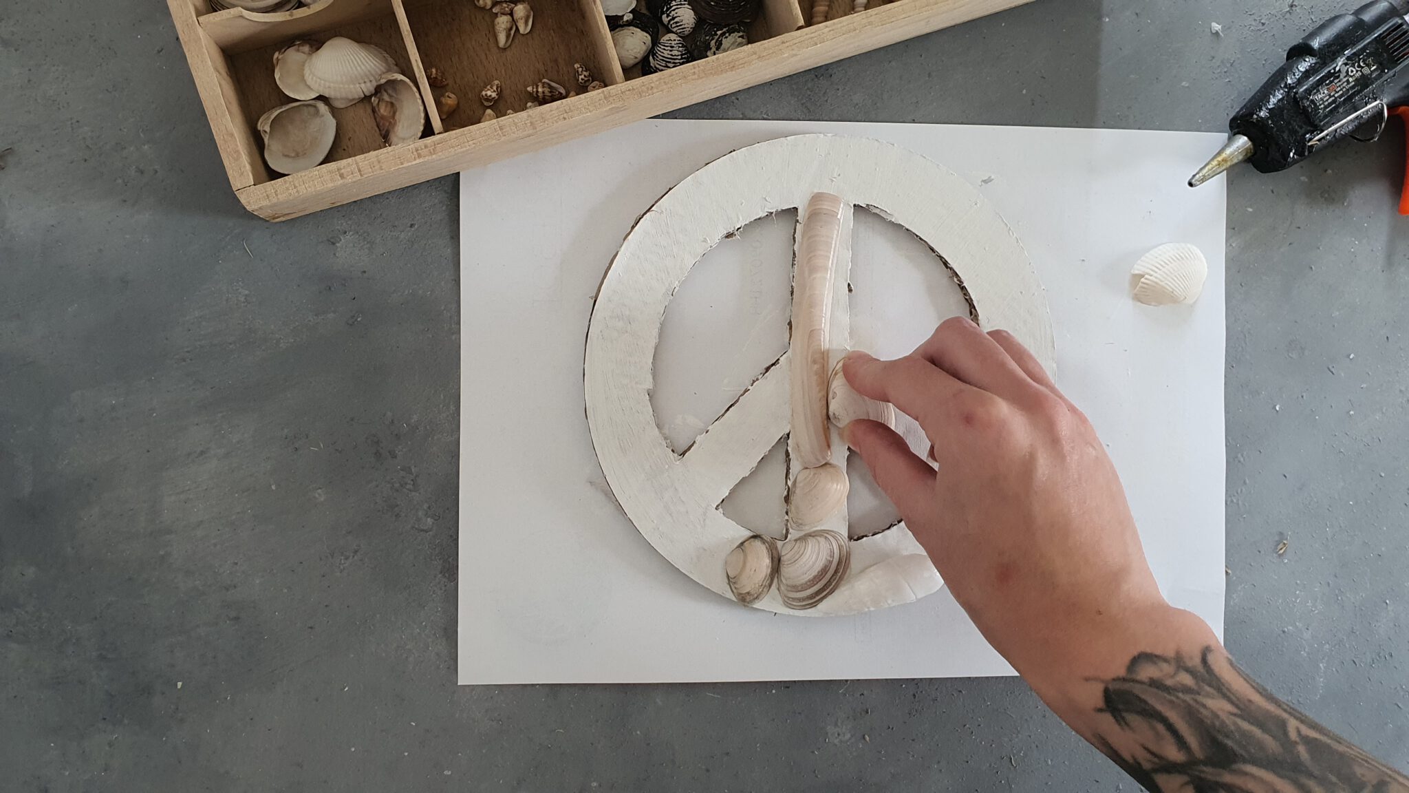 DIY Peace-Zeichen aus Muscheln — Scandify Your Life